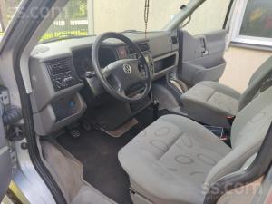 Grey Volkswagen Multivan 2003 in Ogre, with an engine capacity of 2.50 L and mileage of 352 thousand km for 9500 €, photo 9 on AUTOMOTO.COM.LV
