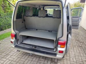 Grey Volkswagen Multivan 2003 in Ogre, with an engine capacity of 2.50 L and mileage of 352 thousand km for 9500 €, photo 11 on AUTOMOTO.COM.LV
