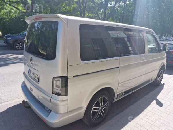 Pelēks Volkswagen Multivan 2003 Jelgava, ar dzinēja tilpumu 2.50 L un nobraukumu 320 tūkst. km par 6500 €, foto 1 vietnē AUTOMOTO.COM.LV