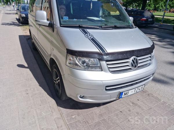 Pelēks Volkswagen Multivan 2003 Jelgava, ar dzinēja tilpumu 2.50 L un nobraukumu 320 tūkst. km par 6500 €, foto 3 vietnē AUTOMOTO.COM.LV