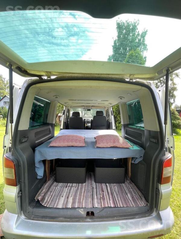 Pelēks Volkswagen Multivan 2003 Rīga, ar dzinēja tilpumu 2.50 L un nobraukumu 405 tūkst. km par 5200 €, foto 3 vietnē AUTOMOTO.COM.LV