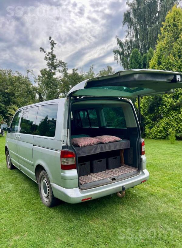 Pelēks Volkswagen Multivan 2003 Rīga, ar dzinēja tilpumu 2.50 L un nobraukumu 405 tūkst. km par 5200 €, foto 5 vietnē AUTOMOTO.COM.LV