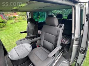 Pelēks Volkswagen Multivan 2003 Rīga, ar dzinēja tilpumu 2.50 L un nobraukumu 405 tūkst. km par 5200 €, foto 10 vietnē AUTOMOTO.COM.LV