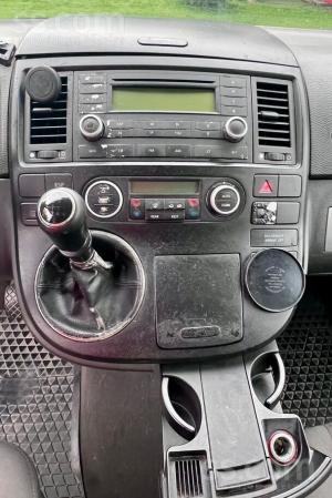 Pelēks Volkswagen Multivan 2003 Rīga, ar dzinēja tilpumu 2.50 L un nobraukumu 405 tūkst. km par 5200 €, foto 12 vietnē AUTOMOTO.COM.LV