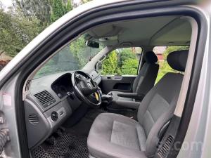 Pelēks Volkswagen Multivan 2003 Rīga, ar dzinēja tilpumu 2.50 L un nobraukumu 405 tūkst. km par 5200 €, foto 13 vietnē AUTOMOTO.COM.LV