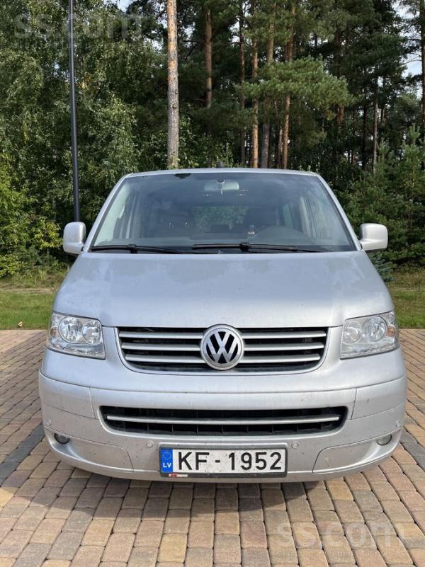 Pelēks Volkswagen Multivan 2004 Rīga, ar dzinēja tilpumu 2.50 L un nobraukumu 459 tūkst. km par 3200 €, foto 1 vietnē AUTOMOTO.COM.LV