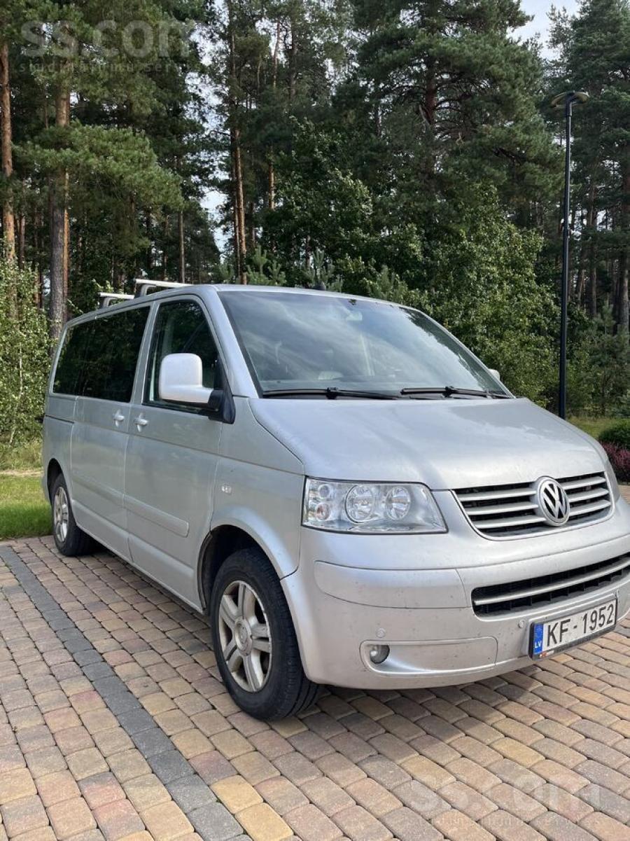 Pelēks Volkswagen Multivan 2004 Rīga, ar dzinēja tilpumu 2.50 L un nobraukumu 459 tūkst. km par 3200 €, foto 3 vietnē AUTOMOTO.COM.LV