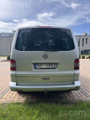 Pelēks Volkswagen Multivan 2004 Rīga, ar dzinēja tilpumu 2.50 L un nobraukumu 459 tūkst. km par 3200 €, foto 5 vietnē AUTOMOTO.COM.LV
