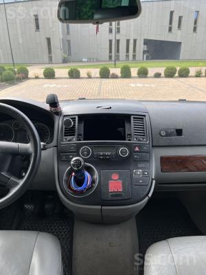 Pelēks Volkswagen Multivan 2004 Rīga, ar dzinēja tilpumu 2.50 L un nobraukumu 459 tūkst. km par 3200 €, foto 9 vietnē AUTOMOTO.COM.LV