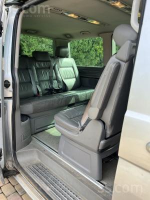 Pelēks Volkswagen Multivan 2004 Rīga, ar dzinēja tilpumu 2.50 L un nobraukumu 459 tūkst. km par 3200 €, foto 14 vietnē AUTOMOTO.COM.LV