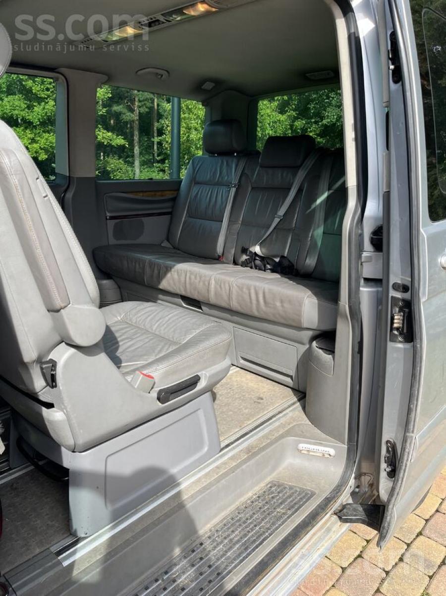 Pelēks Volkswagen Multivan 2004 Rīga, ar dzinēja tilpumu 2.50 L un nobraukumu 459 tūkst. km par 3200 €, foto 15 vietnē AUTOMOTO.COM.LV