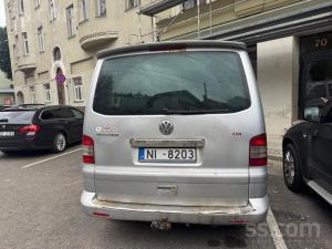Pelēks Volkswagen Multivan 2004 Jelgava, ar dzinēja tilpumu 2.50 L un nobraukumu 415 tūkst. km par 2200 €, foto  vietnē AUTOMOTO.COM.LV