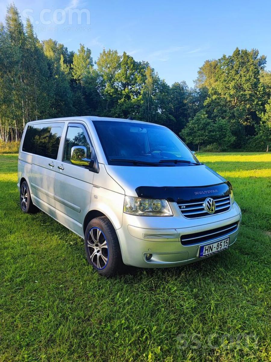 Pelēks Volkswagen Multivan 2004 Rīga, ar dzinēja tilpumu 2.50 L un nobraukumu 278 tūkst. km par 7400 €, foto 1 vietnē AUTOMOTO.COM.LV