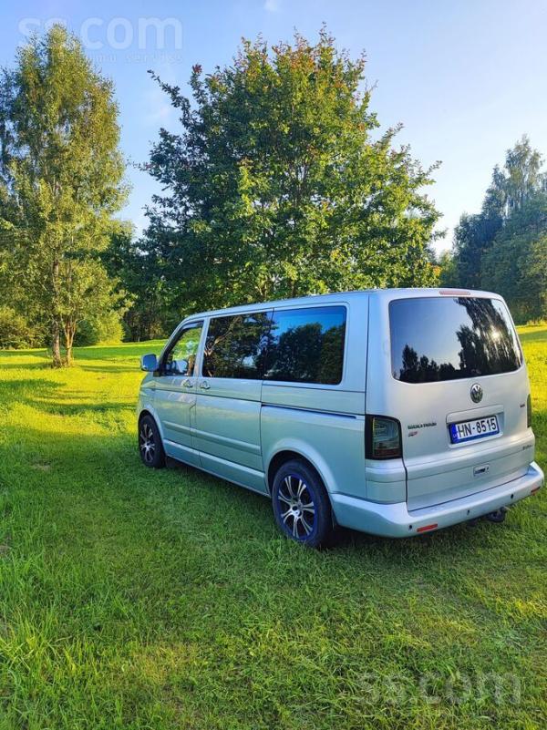 Grey Volkswagen Multivan 2004 in Riga, with an engine capacity of 2.50 L and mileage of 278 thousand km for 7400 €, photo 3 on AUTOMOTO.COM.LV