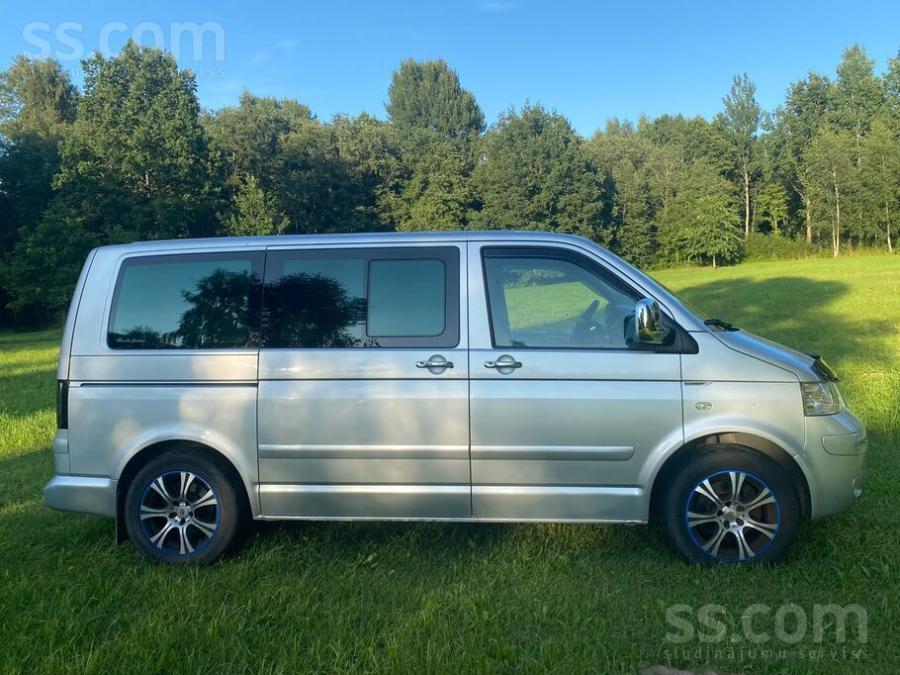 Pelēks Volkswagen Multivan 2004 Rīga, ar dzinēja tilpumu 2.50 L un nobraukumu 278 tūkst. km par 7400 €, foto 4 vietnē AUTOMOTO.COM.LV