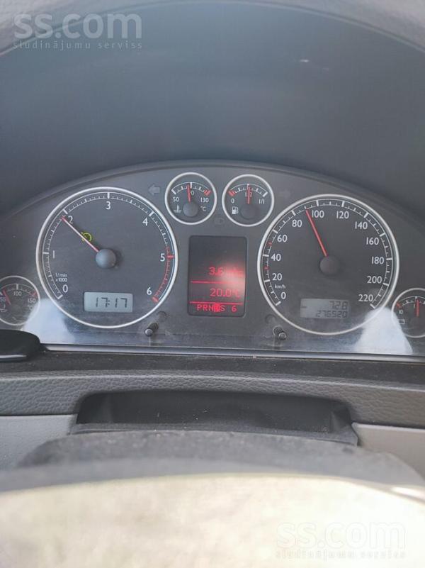 Grey Volkswagen Multivan 2004 in Riga, with an engine capacity of 2.50 L and mileage of 278 thousand km for 7400 €, photo 9 on AUTOMOTO.COM.LV