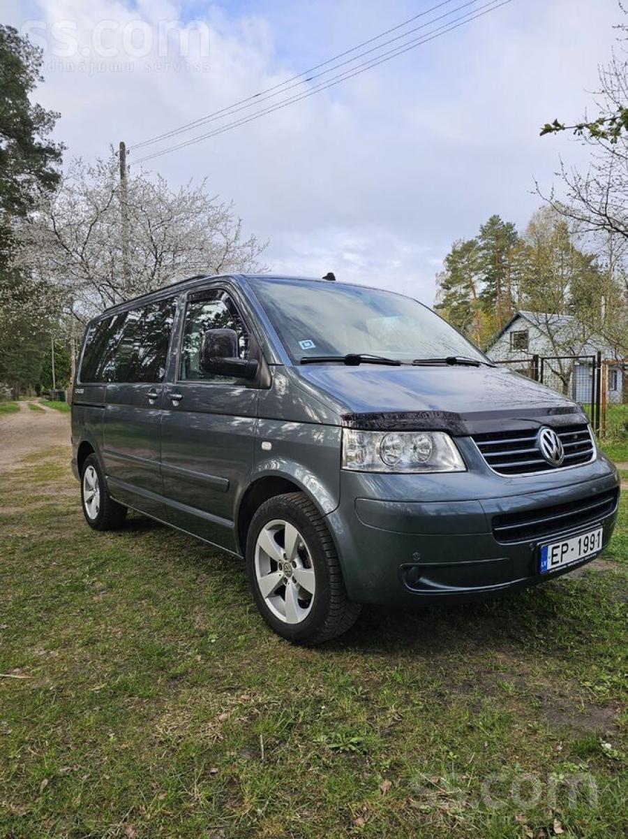 Pelēks Volkswagen Multivan 2005 Ventspils, ar dzinēja tilpumu 2.50 L un nobraukumu 381 tūkst. km par 18000 €, foto 3 vietnē AUTOMOTO.COM.LV