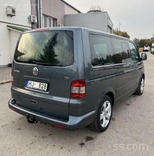 Grey Volkswagen Multivan 2005 in Riga, with an engine capacity of 2.50 L and mileage of 282 thousand km for 7850 €, photo 5 on AUTOMOTO.COM.LV