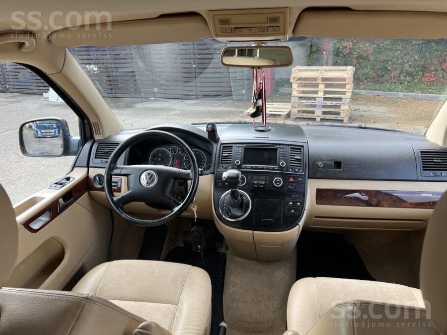 Grey Volkswagen Multivan 2005 in Riga, with an engine capacity of 2.50 L and mileage of 282 thousand km for 7850 €, photo 8 on AUTOMOTO.COM.LV