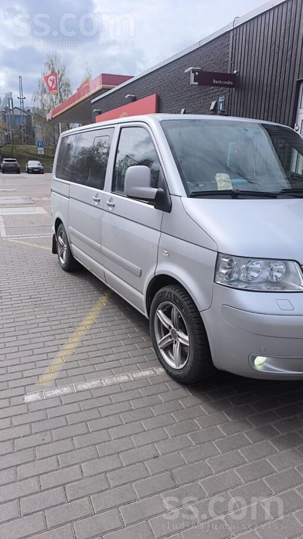 Pelēks Volkswagen Multivan 2006 Rīga, ar dzinēja tilpumu 3.20 L un nobraukumu 392 tūkst. km par 5300 €, foto 1 vietnē AUTOMOTO.COM.LV