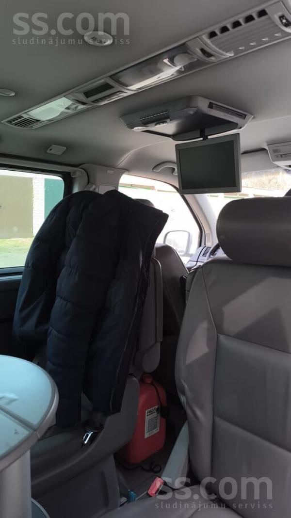 Pelēks Volkswagen Multivan 2006 Rīga, ar dzinēja tilpumu 3.20 L un nobraukumu 392 tūkst. km par 5300 €, foto 6 vietnē AUTOMOTO.COM.LV