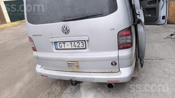 Pelēks Volkswagen Multivan 2006 Rīga, ar dzinēja tilpumu 3.20 L un nobraukumu 392 tūkst. km par 5300 €, foto 8 vietnē AUTOMOTO.COM.LV