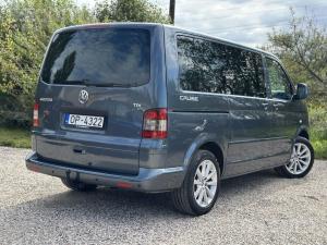 Grey Volkswagen Multivan 2006 in Tukums, with an engine capacity of 2.50 L and mileage of 320 thousand km for 8490 €, photo 7 on AUTOMOTO.COM.LV