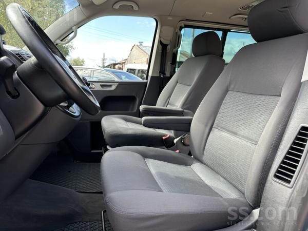 Grey Volkswagen Multivan 2006 in Tukums, with an engine capacity of 2.50 L and mileage of 320 thousand km for 8490 €, photo 10 on AUTOMOTO.COM.LV
