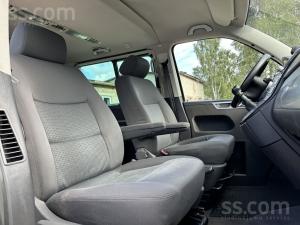Grey Volkswagen Multivan 2006 in Tukums, with an engine capacity of 2.50 L and mileage of 320 thousand km for 8490 €, photo 11 on AUTOMOTO.COM.LV