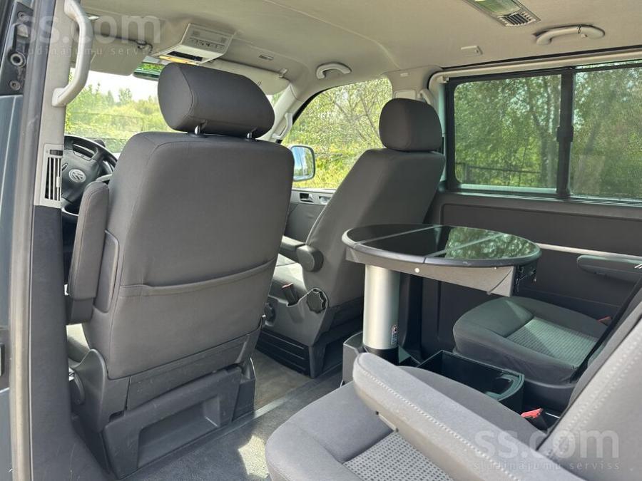 Grey Volkswagen Multivan 2006 in Tukums, with an engine capacity of 2.50 L and mileage of 320 thousand km for 8490 €, photo 13 on AUTOMOTO.COM.LV
