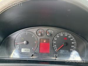 Grey Volkswagen Multivan 2006 in Tukums, with an engine capacity of 2.50 L and mileage of 320 thousand km for 8490 €, photo 20 on AUTOMOTO.COM.LV
