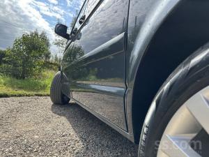 Grey Volkswagen Multivan 2006 in Tukums, with an engine capacity of 2.50 L and mileage of 320 thousand km for 8490 €, photo 27 on AUTOMOTO.COM.LV