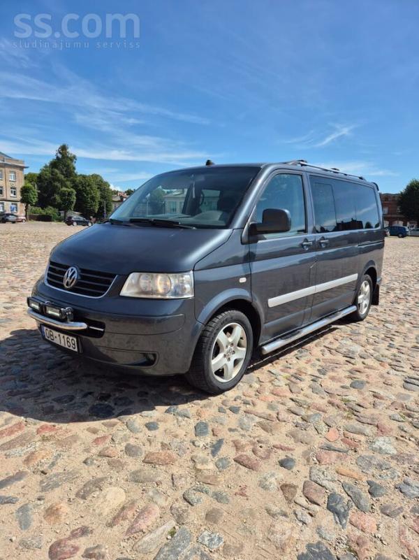 Серый Фольксваген Мультиван 2006 в Лиепая, объемом двигателя 2.50 л и пробегом 445 тыс. км за 5800 €, фото 1 на AUTOMOTO.COM.LV