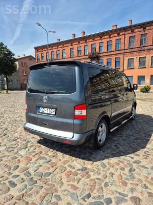 Pelēks Volkswagen Multivan 2006 Liepāja, ar dzinēja tilpumu 2.50 L un nobraukumu 445 tūkst. km par 5800 €, foto 5 vietnē AUTOMOTO.COM.LV