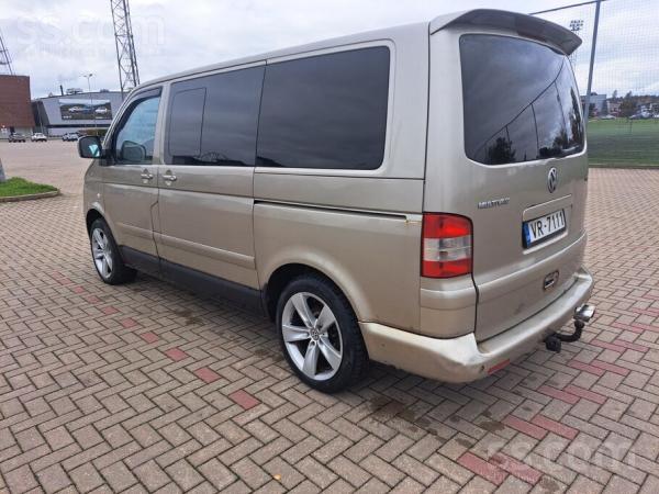 Grey Volkswagen Multivan 2006 in Valmiera, with an engine capacity of 2.50 L and mileage of 425 thousand km for 4950 €, photo 4 on AUTOMOTO.COM.LV