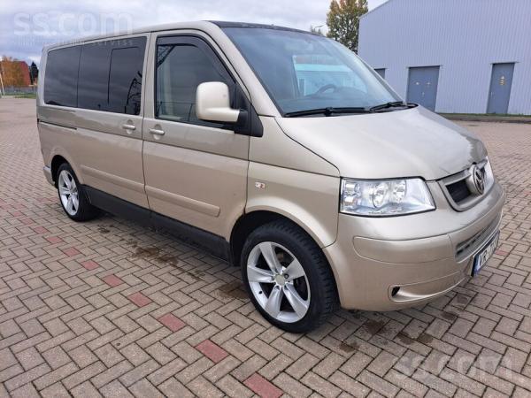 Grey Volkswagen Multivan 2006 in Valmiera, with an engine capacity of 2.50 L and mileage of 425 thousand km for 4950 €, photo 6 on AUTOMOTO.COM.LV