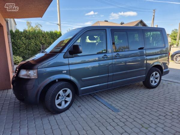 Pelēks Volkswagen Multivan 2008 Kauņa, ar dzinēja tilpumu 2.50 L un nobraukumu 287 tūkst. km par 13600 €, foto 2 vietnē AUTOMOTO.COM.LV
