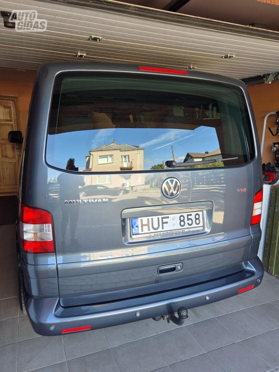 Grey Volkswagen Multivan 2008 in Kaunas, with an engine capacity of 2.50 L and mileage of 287 thousand km for 13600 €, photo 5 on AUTOMOTO.COM.LV