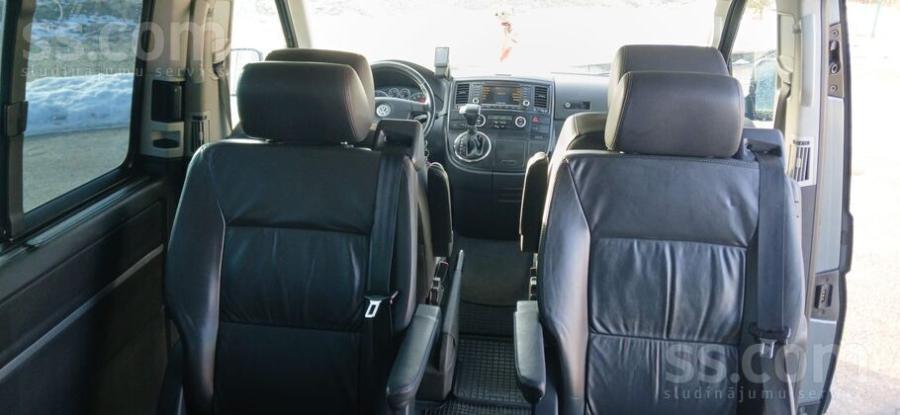 Pelēks Volkswagen Multivan 2008 Valmiera, ar dzinēja tilpumu 2.50 L un nobraukumu 321 tūkst. km par 9300 €, foto 18 vietnē AUTOMOTO.COM.LV