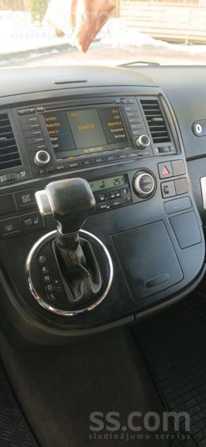 Pelēks Volkswagen Multivan 2008 Valmiera, ar dzinēja tilpumu 2.50 L un nobraukumu 321 tūkst. km par 9300 €, foto 20 vietnē AUTOMOTO.COM.LV