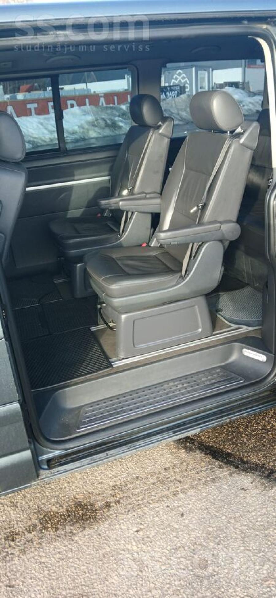 Pelēks Volkswagen Multivan 2008 Valmiera, ar dzinēja tilpumu 2.50 L un nobraukumu 321 tūkst. km par 9300 €, foto 21 vietnē AUTOMOTO.COM.LV