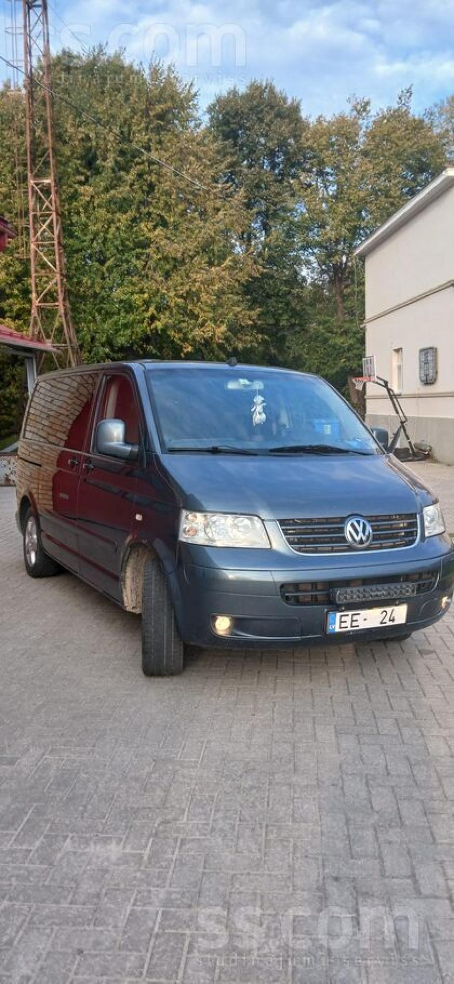 Серый Фольксваген Мультиван 2008 в Валмиера, объемом двигателя 2.50 л и пробегом 334 тыс. км за 7800 €, фото 3 на AUTOMOTO.COM.LV