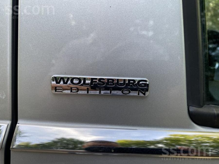 Grey Volkswagen Multivan 2010 in Riga, with an engine capacity of 2.00 L and mileage of 0 thousand km for 13590 €, photo 15 on AUTOMOTO.COM.LV