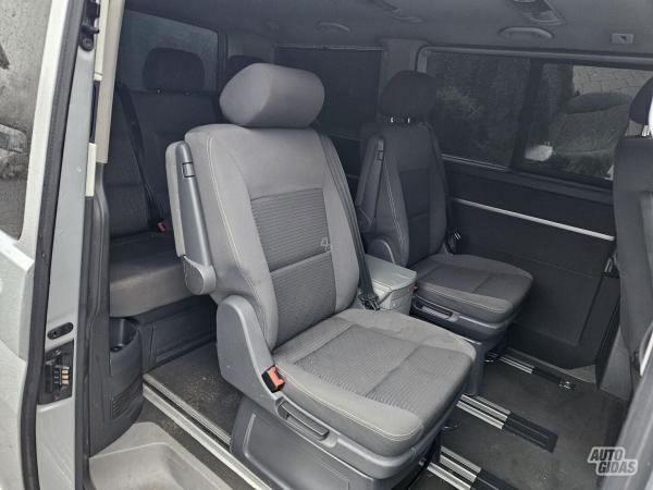 Grey Volkswagen Multivan 2011 in Kaisiadorys, with an engine capacity of 2.00 L and mileage of 370 thousand km for 13200 €, photo 9 on AUTOMOTO.COM.LV