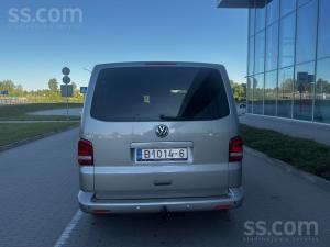 Grey Volkswagen Multivan 2011 in Rezekne, with an engine capacity of 2.00 L and mileage of 258 thousand km for 16900 €, photo 6 on AUTOMOTO.COM.LV
