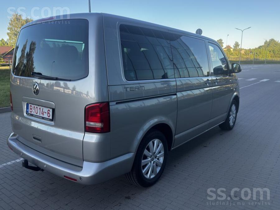 Grey Volkswagen Multivan 2011 in Rezekne, with an engine capacity of 2.00 L and mileage of 258 thousand km for 16900 €, photo 7 on AUTOMOTO.COM.LV
