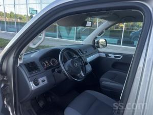 Grey Volkswagen Multivan 2011 in Rezekne, with an engine capacity of 2.00 L and mileage of 258 thousand km for 16900 €, photo 17 on AUTOMOTO.COM.LV