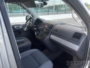 Grey Volkswagen Multivan 2011 in Rezekne, with an engine capacity of 2.00 L and mileage of 258 thousand km for 16900 €, photo 21 on AUTOMOTO.COM.LV