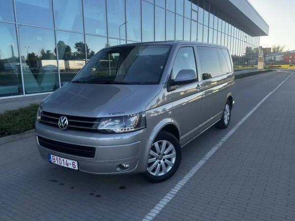 Grey Volkswagen Multivan 2011 in Rezekne, with an engine capacity of 2.00 L and mileage of 258 thousand km for 16900 €, photo 1 on AUTOMOTO.COM.LV