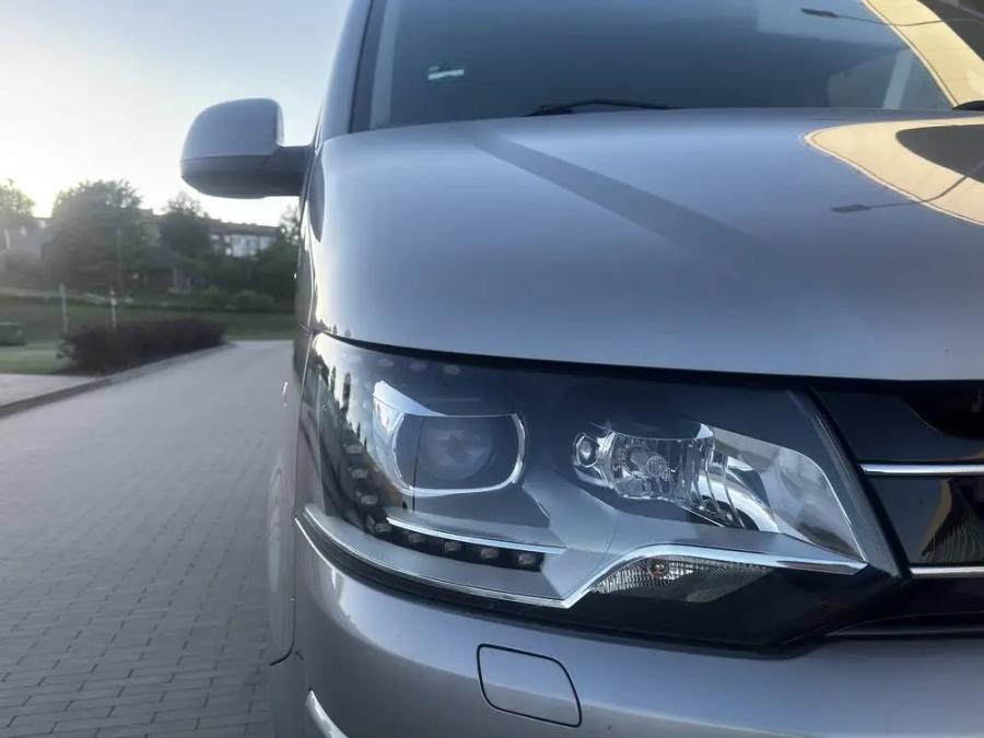 Pelēks Volkswagen Multivan 2011 Rēzekne, ar dzinēja tilpumu 2.00 L un nobraukumu 258 tūkst. km par 16900 €, foto 11 vietnē AUTOMOTO.COM.LV